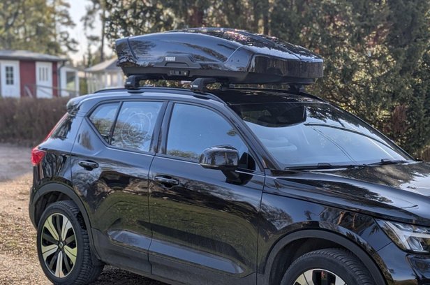 Thule takbox + takräcke till XC40 säljes i Uppsala | Blocket