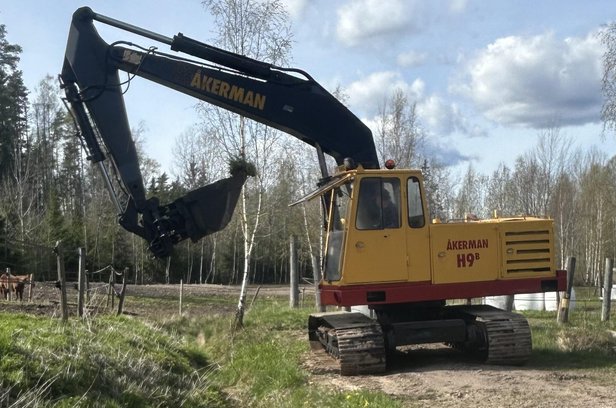 Åerman H9B bandgrävare säljes i Kristinehamn - såld eller borttagen