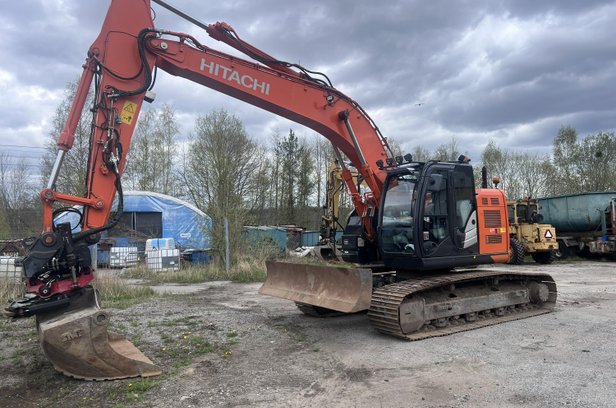 Hitachi 225 ZX225 USLC-6 -2017 säljes i Botkyrka | Blocket