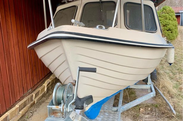 Motorbåt Uttern 495 inkl motor och kärra säljes i Fagersta | Blocket