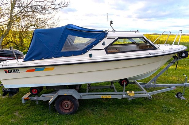 Uttern 520 HT + Mercury 75 hk + trailer – kla - såld eller borttagen