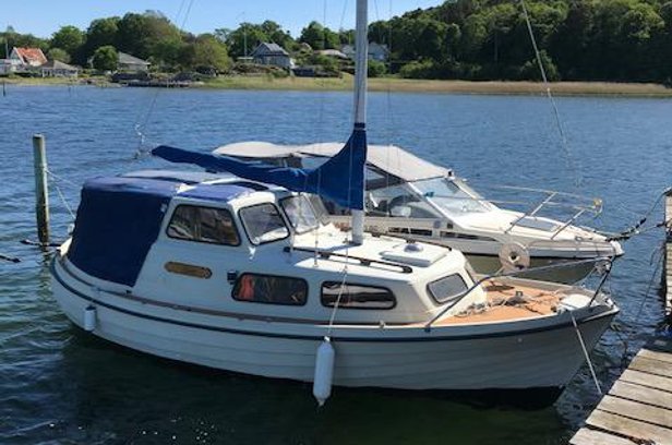 Monark 690 riggad/motorseglare säljes i Kungs - såld eller borttagen