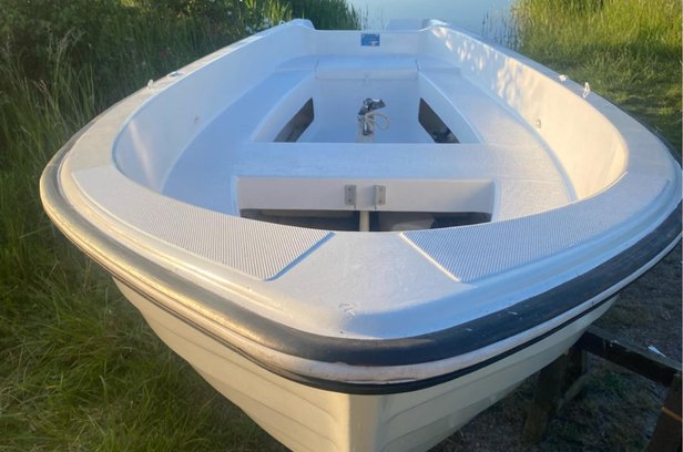 Båt Segeljolle UTTERN 450 , Motor 2,3 hk , säljes i Kalmar | Blocket