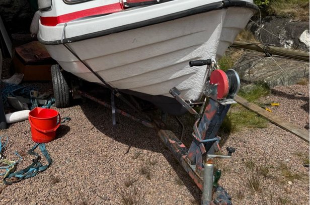 Crescent 435 Kompis med Mercury 9.9 hk fyrtak - såld eller borttagen