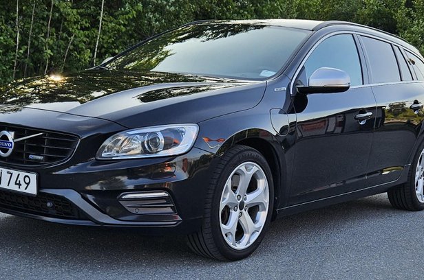 Volvo V60 D6 Plug-in Hybrid AWD Geartronic Momentum,R-Design säljes i ...