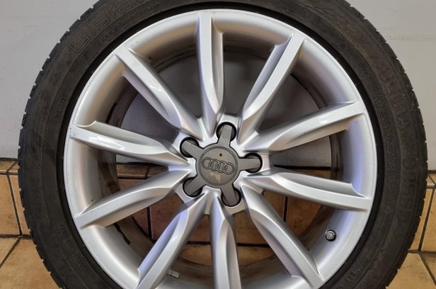 Sommardäck på aluminiumfälgar 18" med TPMS - Audi A6 Allroad säljes i ...