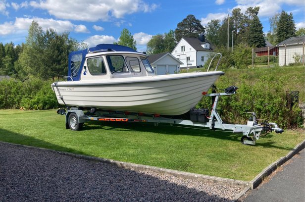 Uttern C56 med Mercury 60 Efi 4-takt båda 20 - såld eller borttagen