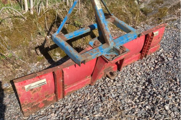 Snöblad och en plog säljes i Lilla Edet | Blocket