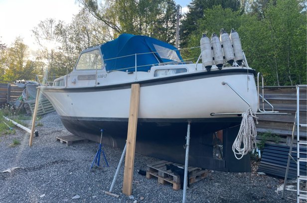 Winga 25 motorseglare säljes i Norrtälje | Bl - såld eller borttagen