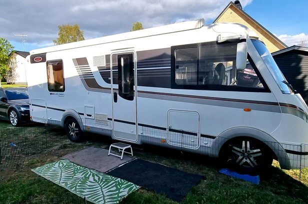 LMC Premium Explorer I740 2018 säljes i Umeå | Blocket