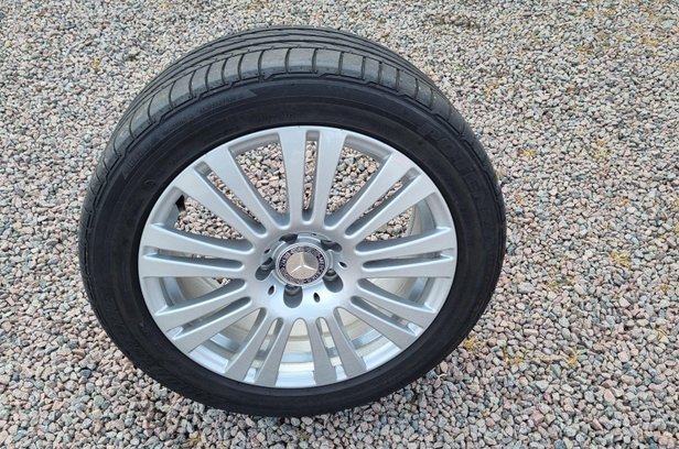Mercedes E-klass original hjul säljes i Åstorp | Blocket