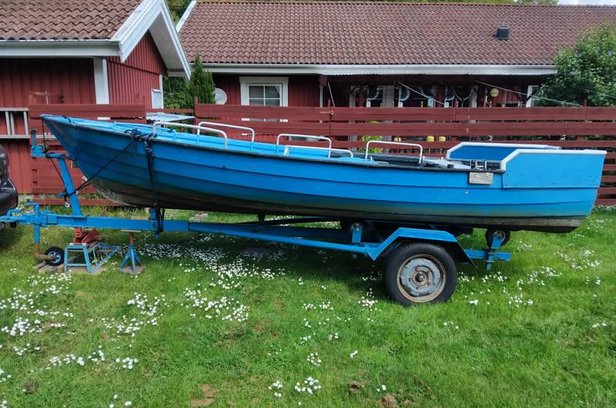 5,20m Glasfiberbåt med 30/h trailer. säljes i Ronneby | Blocket