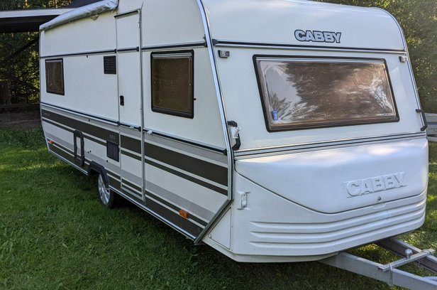 Välvårdad Cabby 550 DL Långbädd säljes i Heby - såld eller borttagen