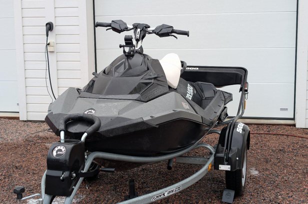 Seadoo Spark "Trixx" på Click and Go vagn säljes i Luleå | Blocket