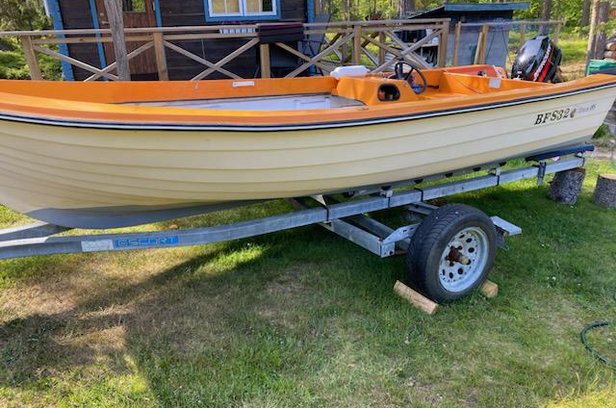 Uttern 495 Styrpulpet säljes i Nynäshamn | Bl - såld eller borttagen