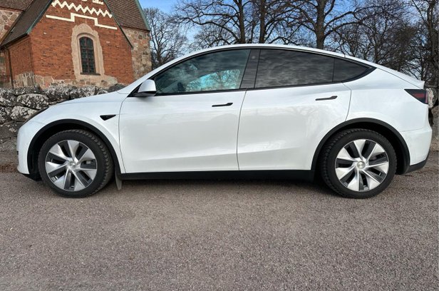 Tesla Model Y LR DM AWD Vit interiör Autopilot FSD säljes i Uppsala ...