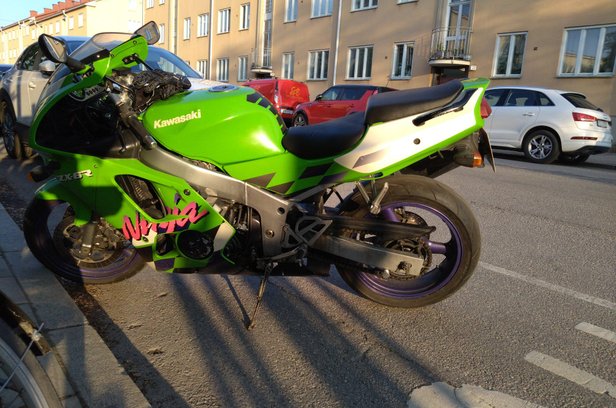 Kawasaki Ninja ZX6R 1997 säljes i Stockholms - såld eller borttagen