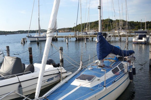 Wasa 30 HR (hög rigg) byggår 1982 11m x 2.20. - såld eller borttagen