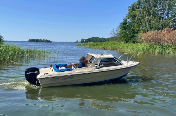 Fin Uttern 5000 ht med Mercury 60 hk 4-takt u - såld eller borttagen