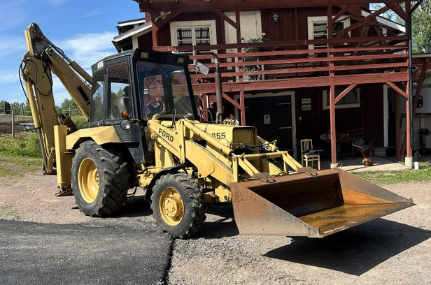 Ford 655 traktorgrävare 4x4 säljes i Kristine - såld eller borttagen