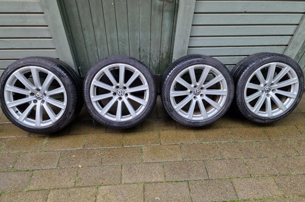 VW Originalfälg 19 tum plus OVMfälg 18 tum säljes i Helsingborg | Blocket
