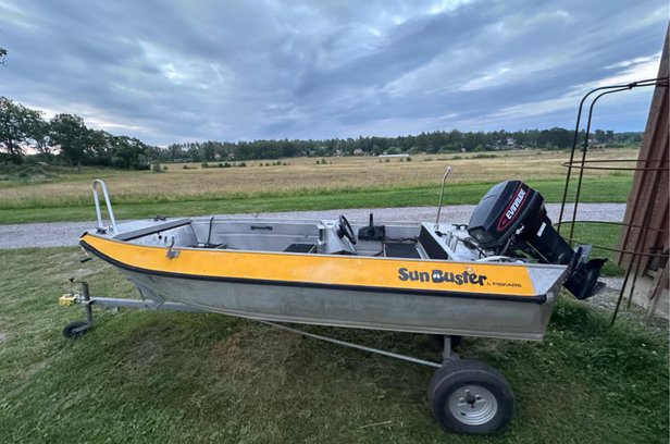 Buster Sun 40hk Evinrude säljes i Västerås | Blocket