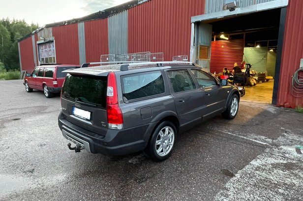 Volvo XC70 2.5T AWD Summum gds säljes i Avest - såld eller borttagen