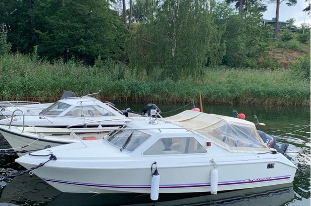 Crescent 590 Crown Hardtop 1997 med Yamaha 115 hk. 80-släp säljes i ...