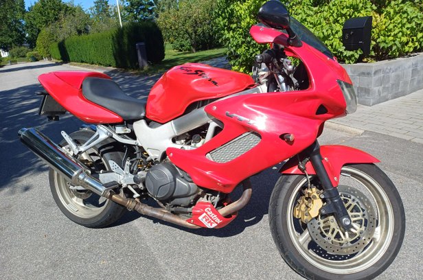Honda VTR 1000 Firestorm (sista chansen) säljes i Linköping | Blocket