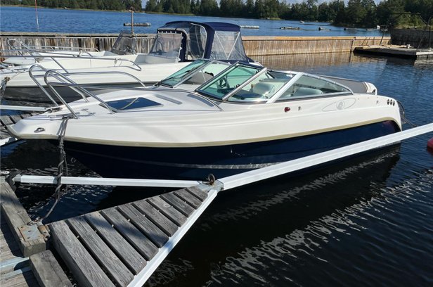 Uttern d55 exclusive -05 med mercruiser 135 hk. säljes i Gävle | Blocket