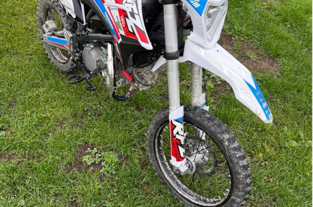 Apollo RFZ 150cc Dirtbike/ Fiddy cross, 17/14 säljes i Sundsvall | Blocket