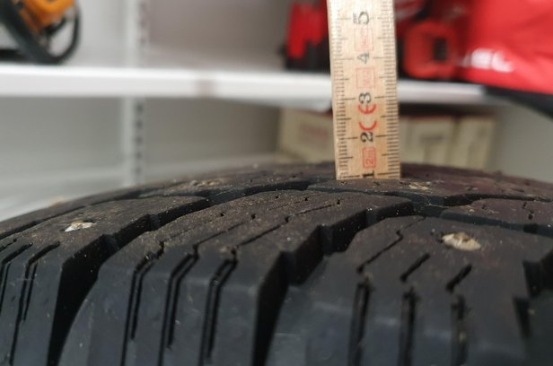 Nokia Hakkapeliitta-C4 205/65R-16C. Max 500mil säljes i Härryda | Blocket