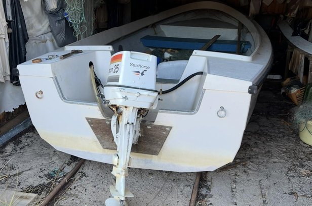 Örnvik 580 – 6m båt med Johnson 25 hk, förvarad inomhus säljes i ...