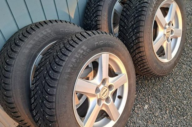 Nokian Hakkapeliitta 10 med Enzo aluminiumfäl - såld eller borttagen