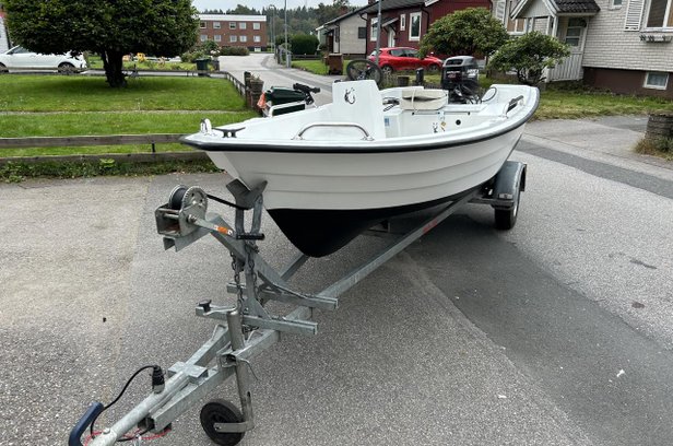 Crescent 430 styrpulpet, 40hp Mercury säljes - såld eller borttagen