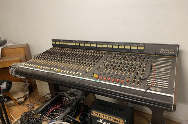 Soundcraft series 1600 (1982) säljes i Kalmar | Blocket