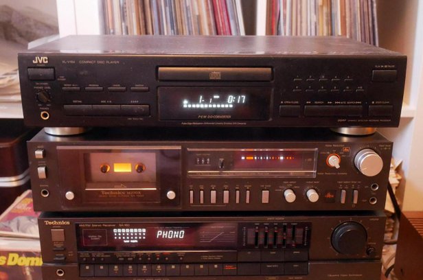 TECHNICS SU 160 Reciever/ JVC XLV 164 CD säljes i Göteborgs stad | Blocket