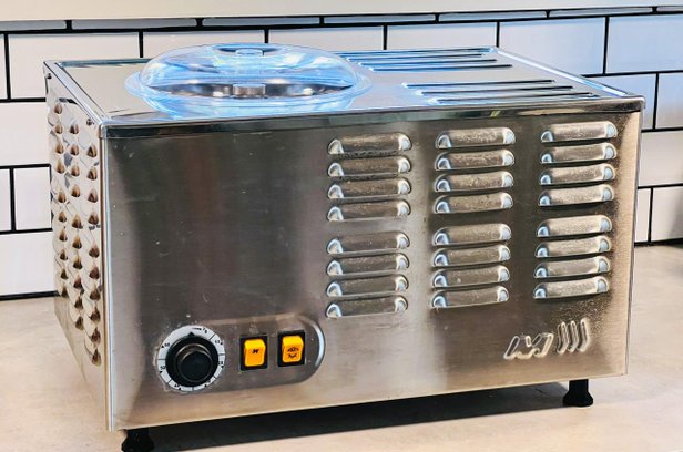 Musso Stella italienska glassmaskin säljes i Östhammar | Blocket