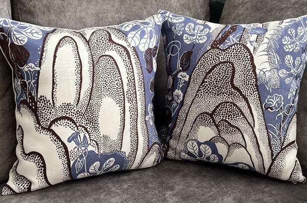 2ST KUDDFODRAL/TYG FRÅN SVENSKT TENN/JOSEF FRANK/ ROX & FI säljes i ...