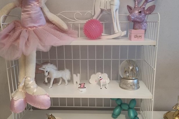 Fin vägghylla säljes i Falun | Blocket