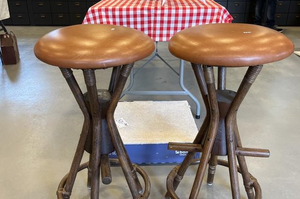 Paret barstolar säljes i Borås | Blocket