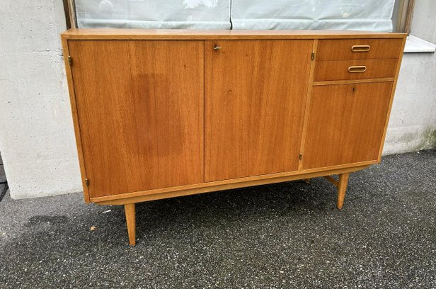 SIDEBOARD, skänk i teak och ek NC Tibro 1950/60-tal säljes i Järfälla | Blocket