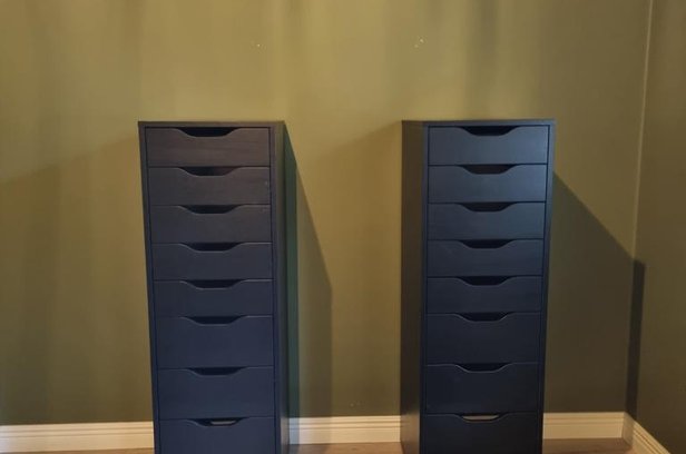 Alex hurts nio lådor brunsvart säljes i Ronneby | Blocket