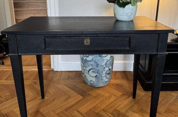Skrivbord från Oscar & Clothilde säljes i Nacka | Blocket