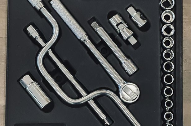 STANLEY Hylsnyckelsats 8-27 mm säljes i Stockholms stad | Blocket