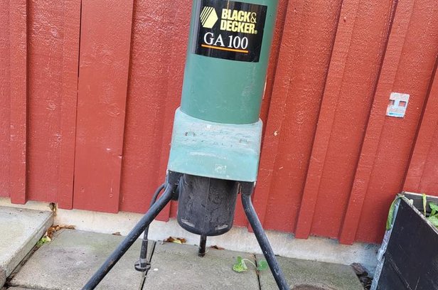 Kompostkvarn, Black and Decker GA100 säljes i Värmdö | Blocket